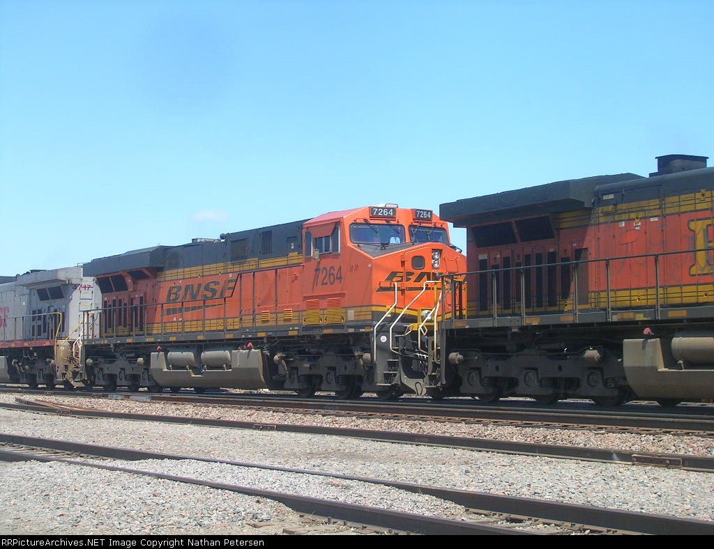 BNSF 7264
